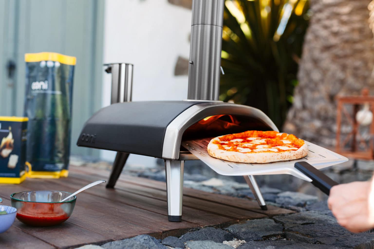 Ooni Fyra Wood Pellet-fired Outdoor Pizza Oven UU-P0AD00